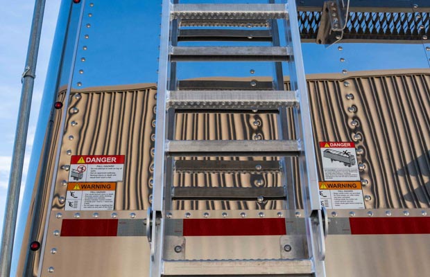 Distinction Aluminum Hopper Trailers - Photos - Lode King