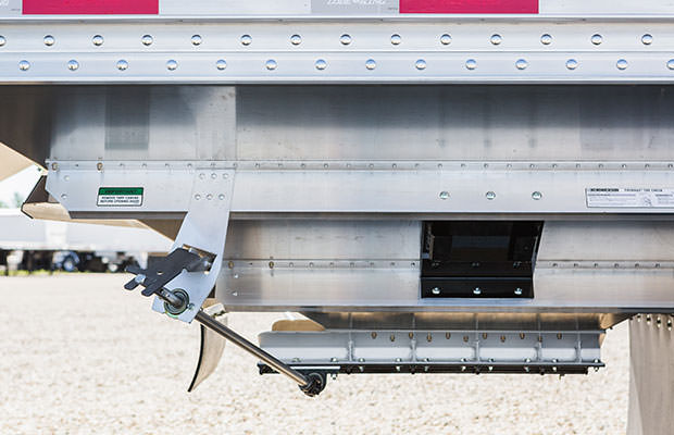 Distinction Aluminum Hopper Trailers - Photos - Lode King