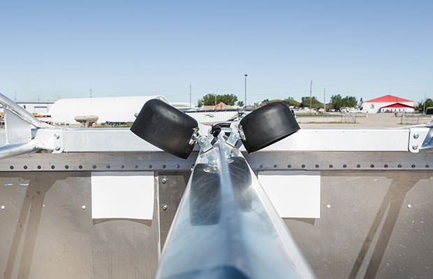 Distinction Aluminum Hopper Trailers - Photos - Lode King