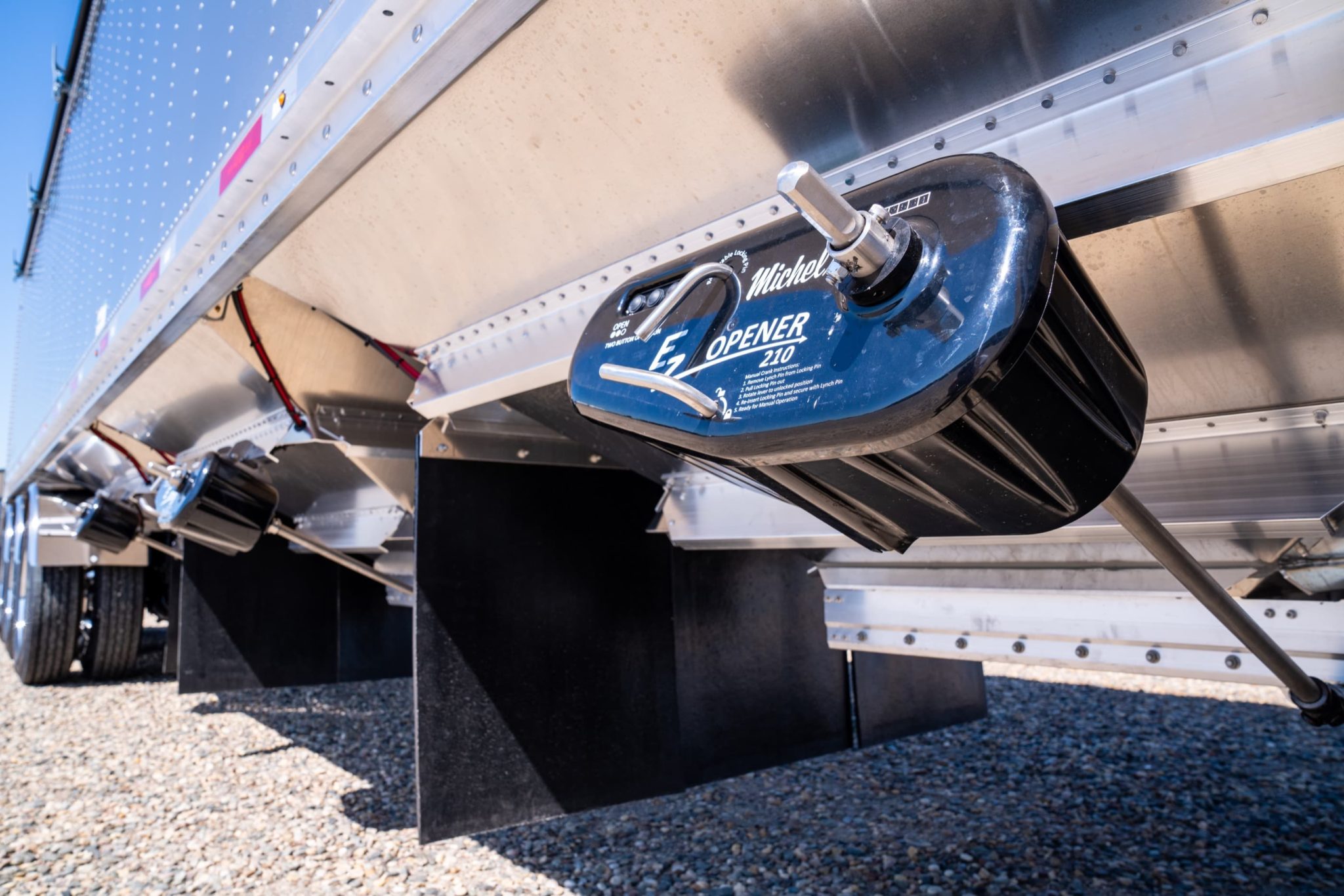 Distinction Tri-Axle 3 Hopper Trailer - Lode King